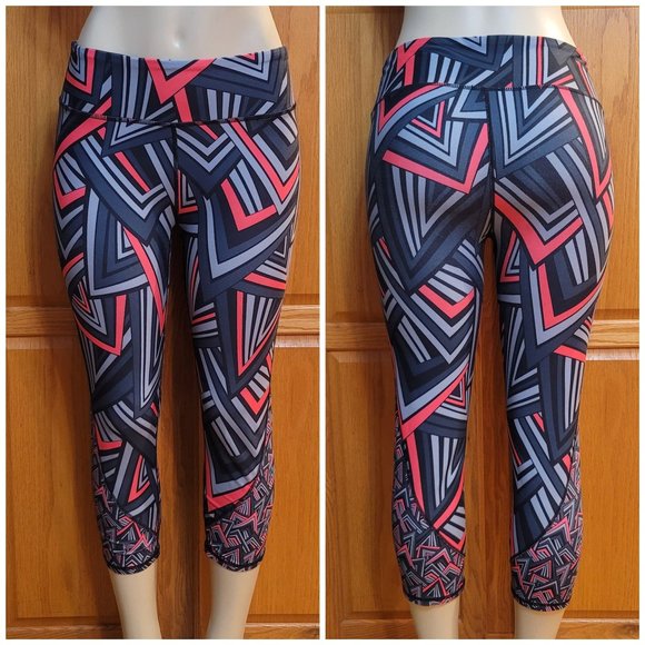 Fabletics | Pants & Jumpsuits | Fabletics Capri Leggings | Poshmark